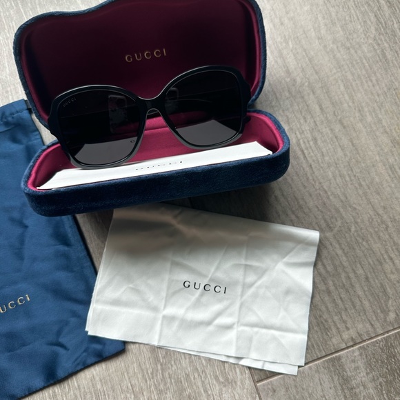 Gucci | Accessories | Gucci Sunglasses 57mm Blackgray With Gold Detail ...